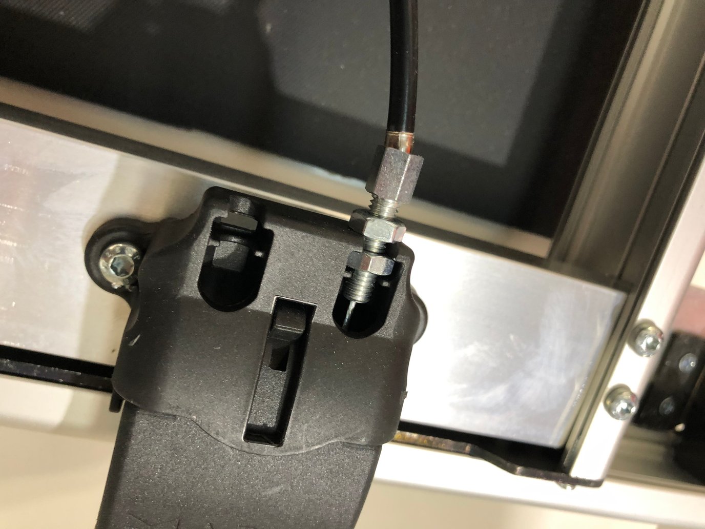 How to use and Adjust Your Lounge Table Top